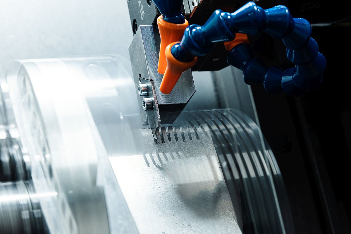 Oerlikon Balzers: Beschichtungen fürs Sägen ermöglichen mehr Leistung ...